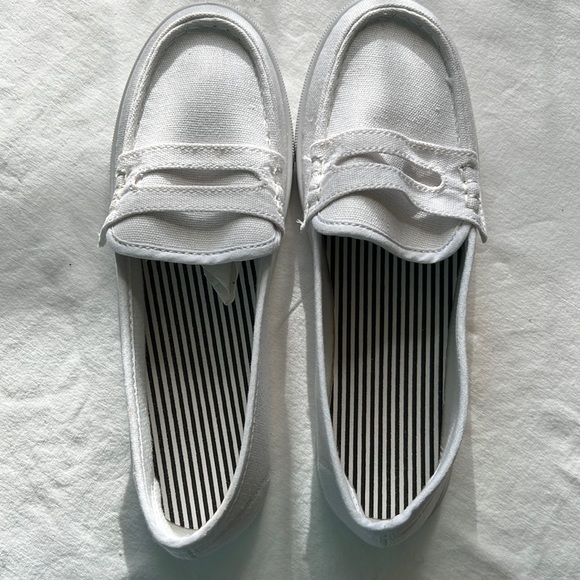 KELLY | Shoes | New Kelly White Slip On Fabric Sneakers Size 65m No Box ...